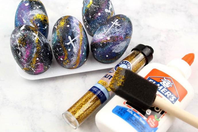 Gorgeous DIY Galaxy Easter Egg Craft - Meraki Mother