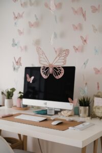 Hop into Spring: 16 Easter Desk Decor Ideas for Your Workspace - Meraki ...